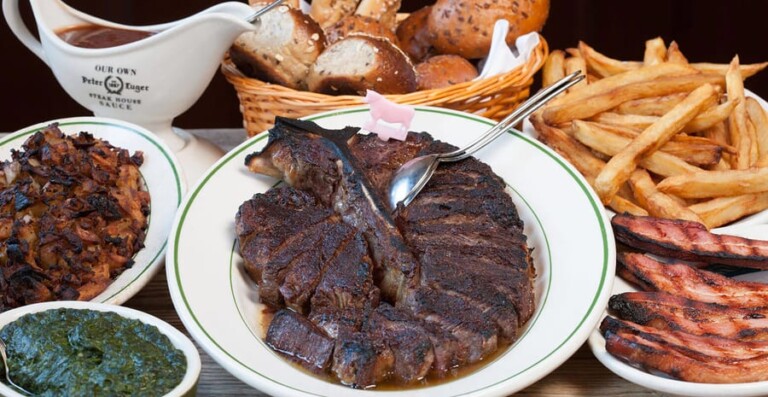 15 Best Foods in NYC You Must Try [+ Where to Find Them]