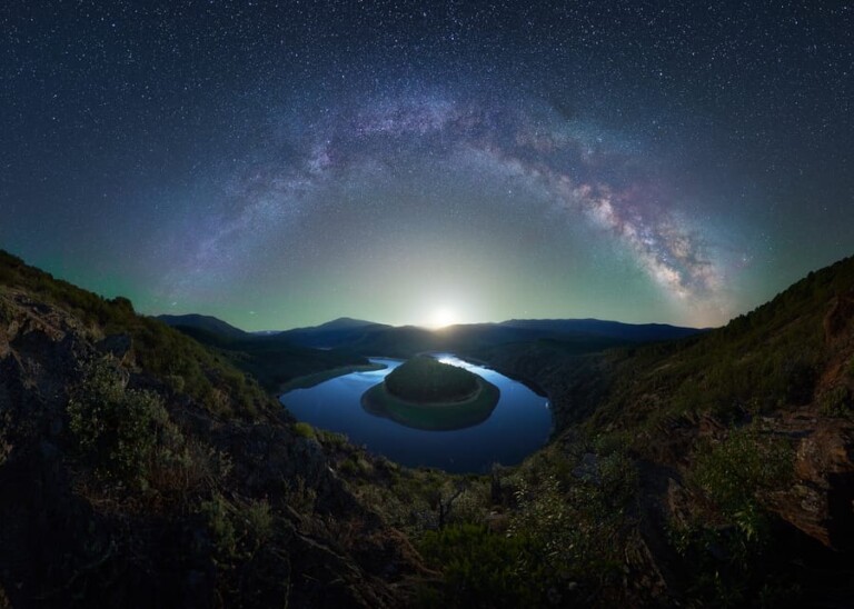How to shoot an Award-Winning Milky Way Panorama [Guide]